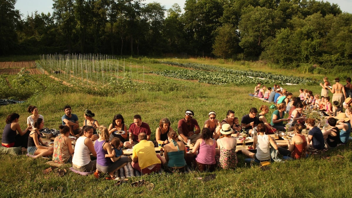 How to DIY Your Own Farm to Yoga Event