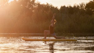10 SUP Yoga Poses for Beginners