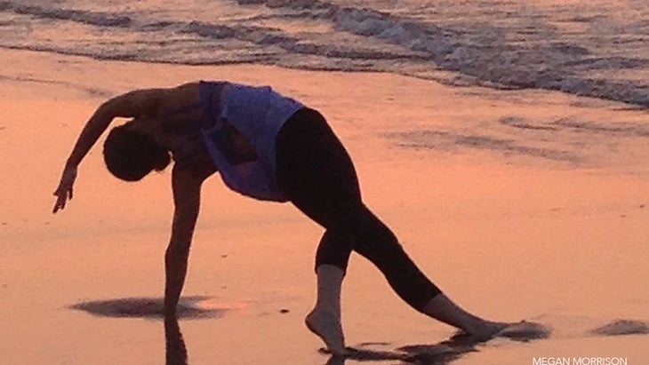 5 Inspiring Sunrise Yoga Photos