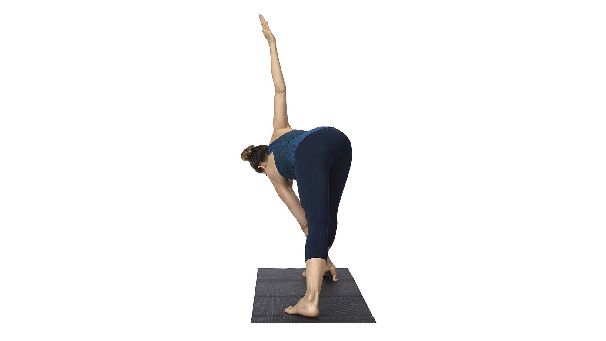 6 Steps to Master Parivrtta Trikonasana (Revolved Triangle Pose)