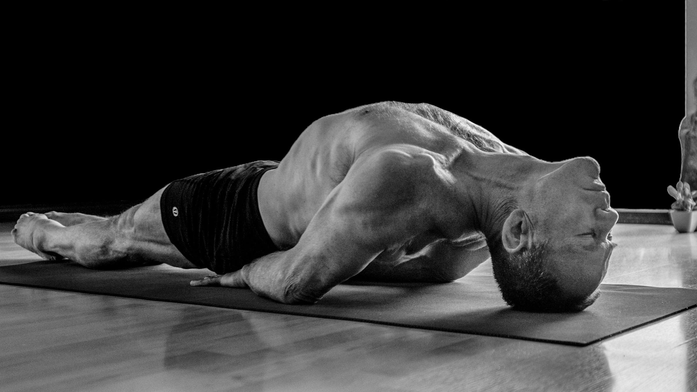 These Photos of Men Doing Yoga Will Make You Rethink What "Strong ...