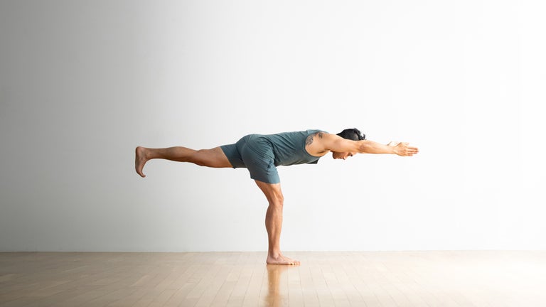These Yoga Poses for Runners Help Performance and Recovery