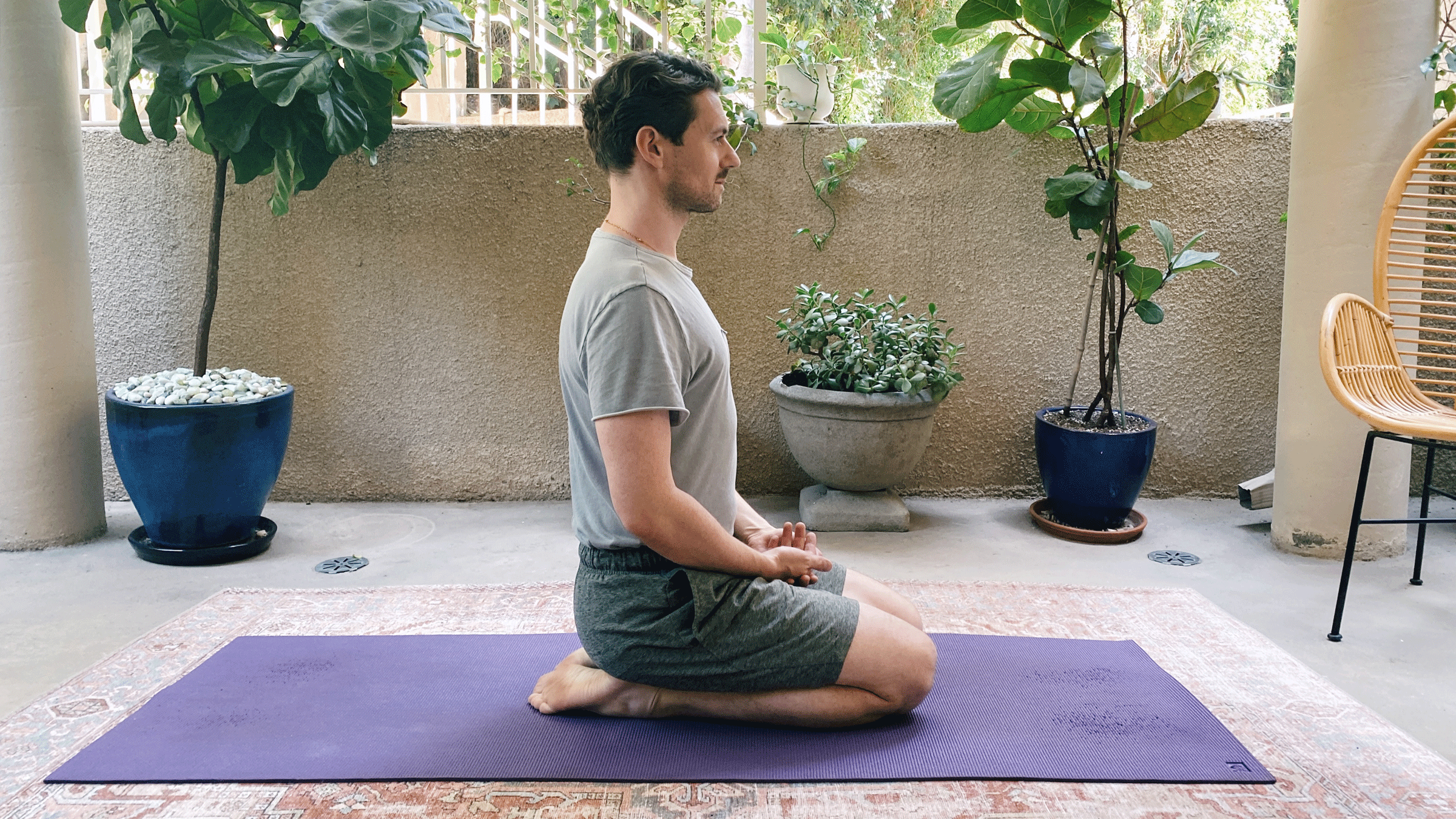 5 Ways to Practice Virasana (Hero Pose)