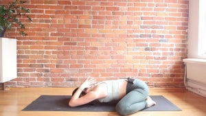 10-Minute Evening Yoga Practice for a Full Body Stretch
