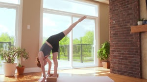 20-Minute Power Yoga Flow To Challenge Yourself