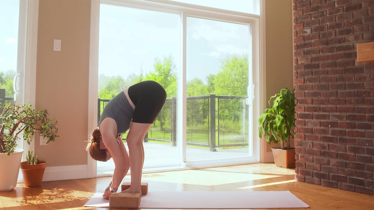 20-Minute Power Yoga Flow To Challenge Yourself