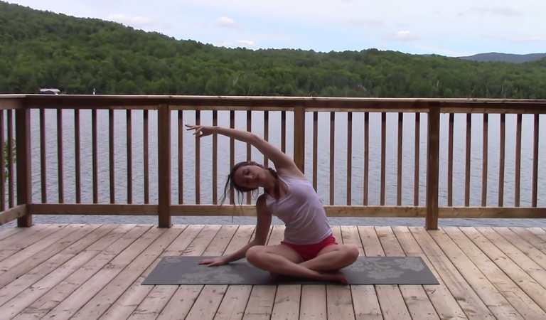A 20-Minute Yoga Practice for Side Stretching