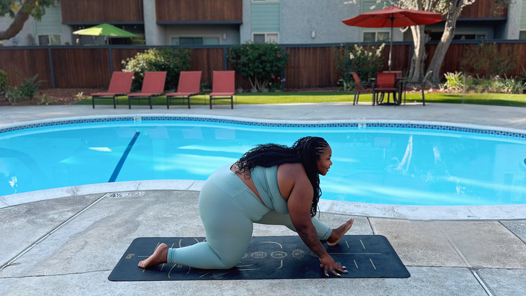 5 Stretches for Splits Are Designed to Open Your Hips - Thesmarterspot.com