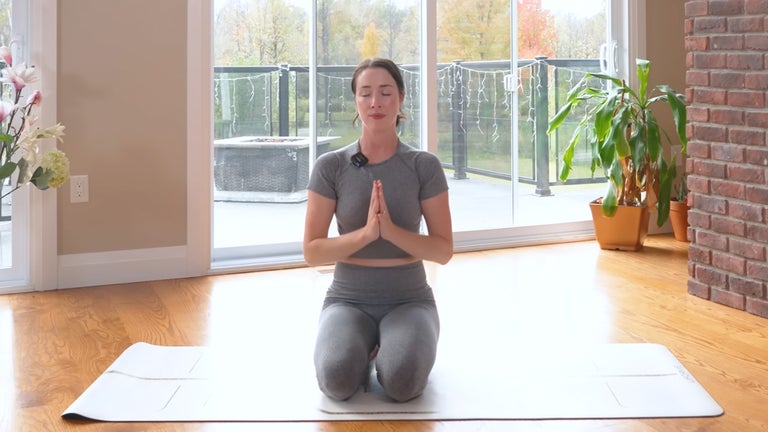 15-Minute Power Yoga Flow to Help You Wake Up