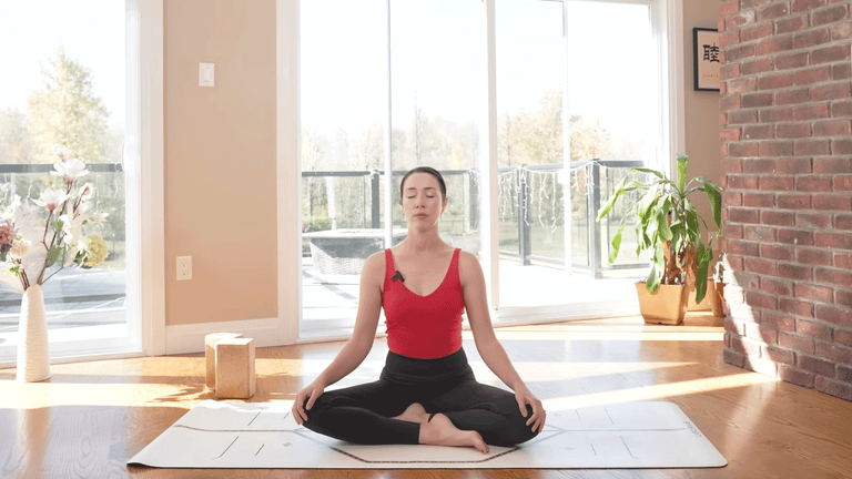 30-Minute Yoga Practice With Minimal Cues (and a Lot of Quiet)